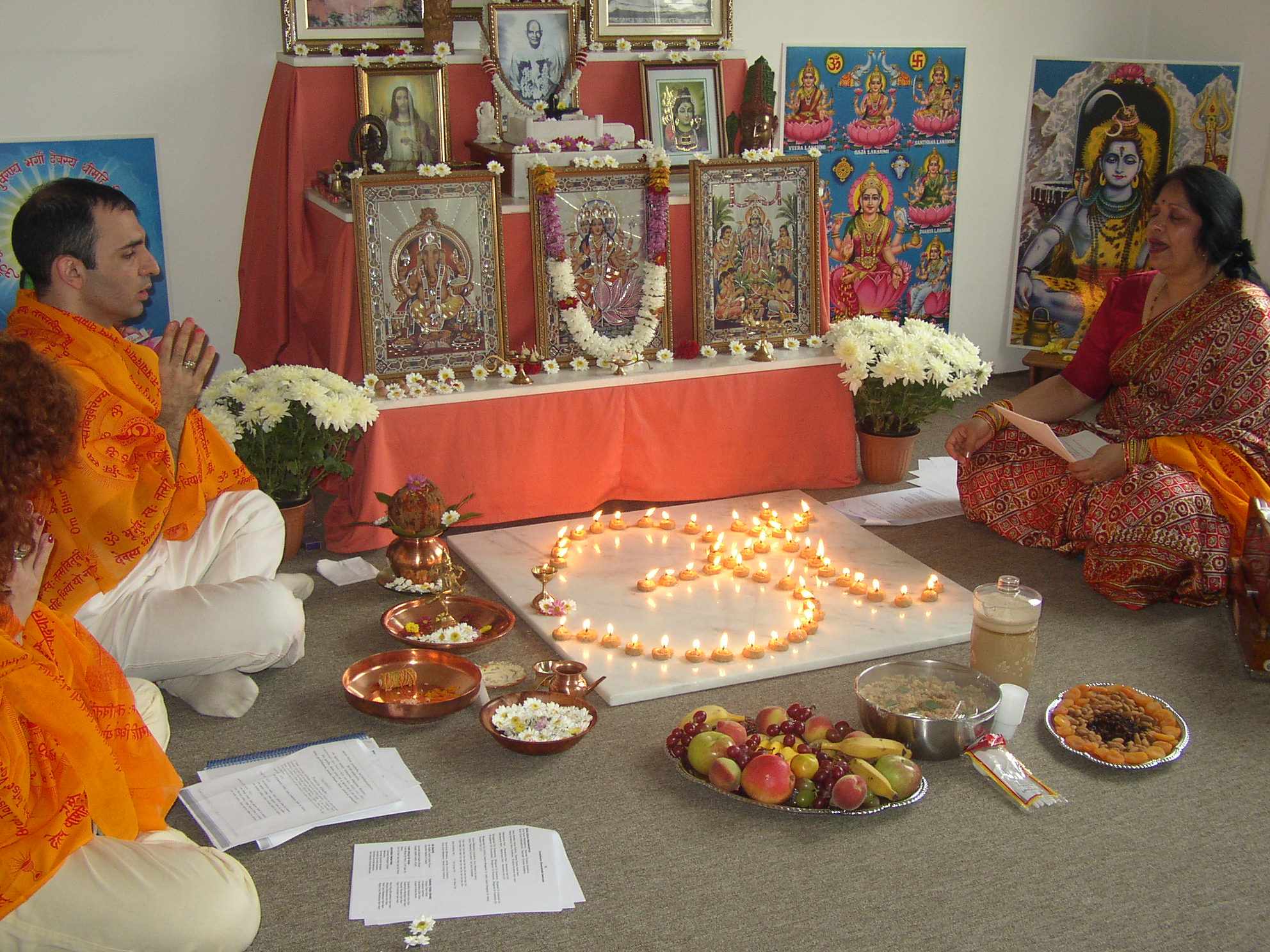 Cerimônias Védicas - CERIMÔNIA VEDICA DE CONSAGRAÇÃO DE IMAGENS - Meeta ...