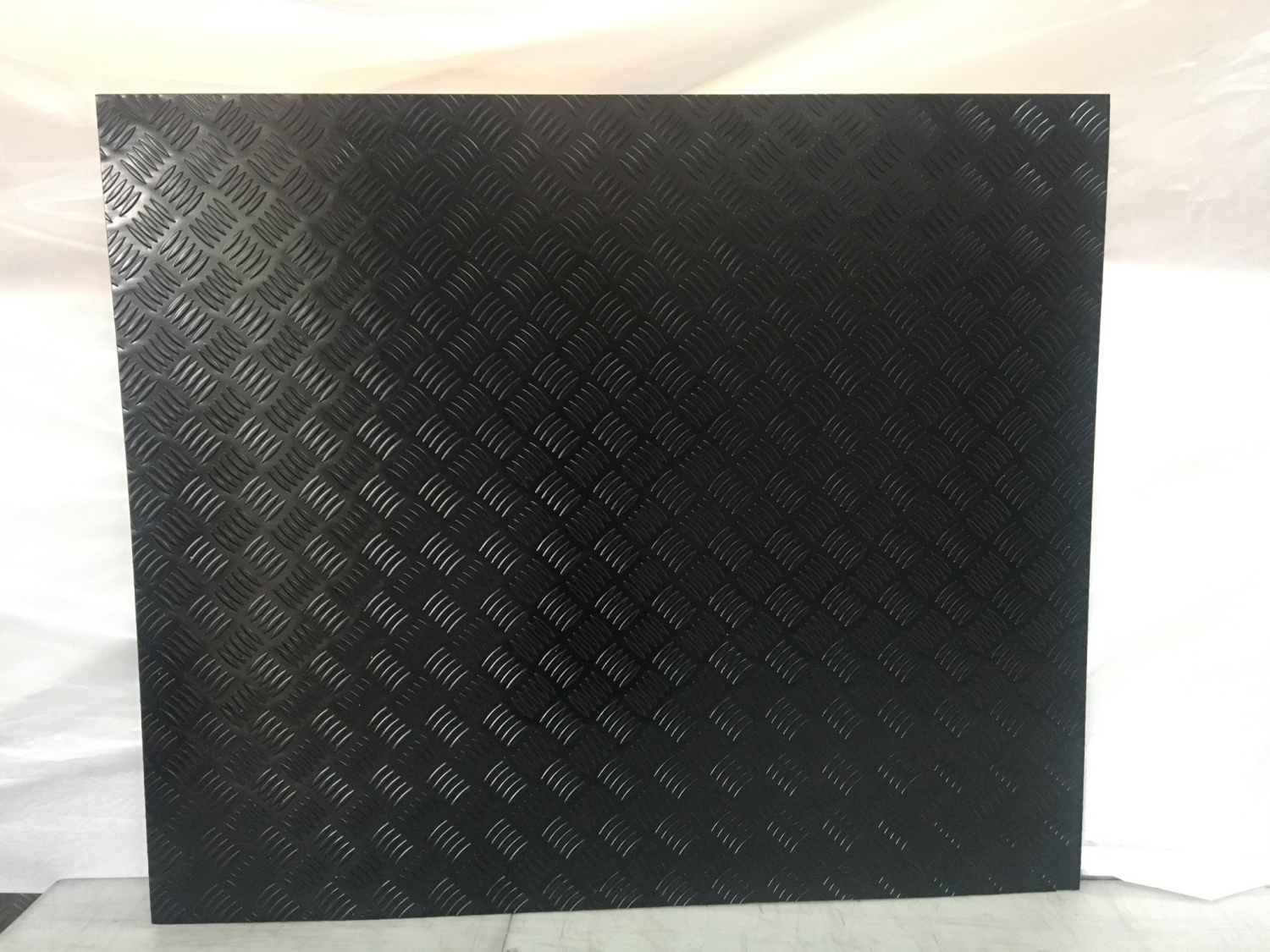 CHAPAS DE ALUMINIO - Chapa Aluminio Lavrada Xadrez Preta 1000x1000mm Na ...